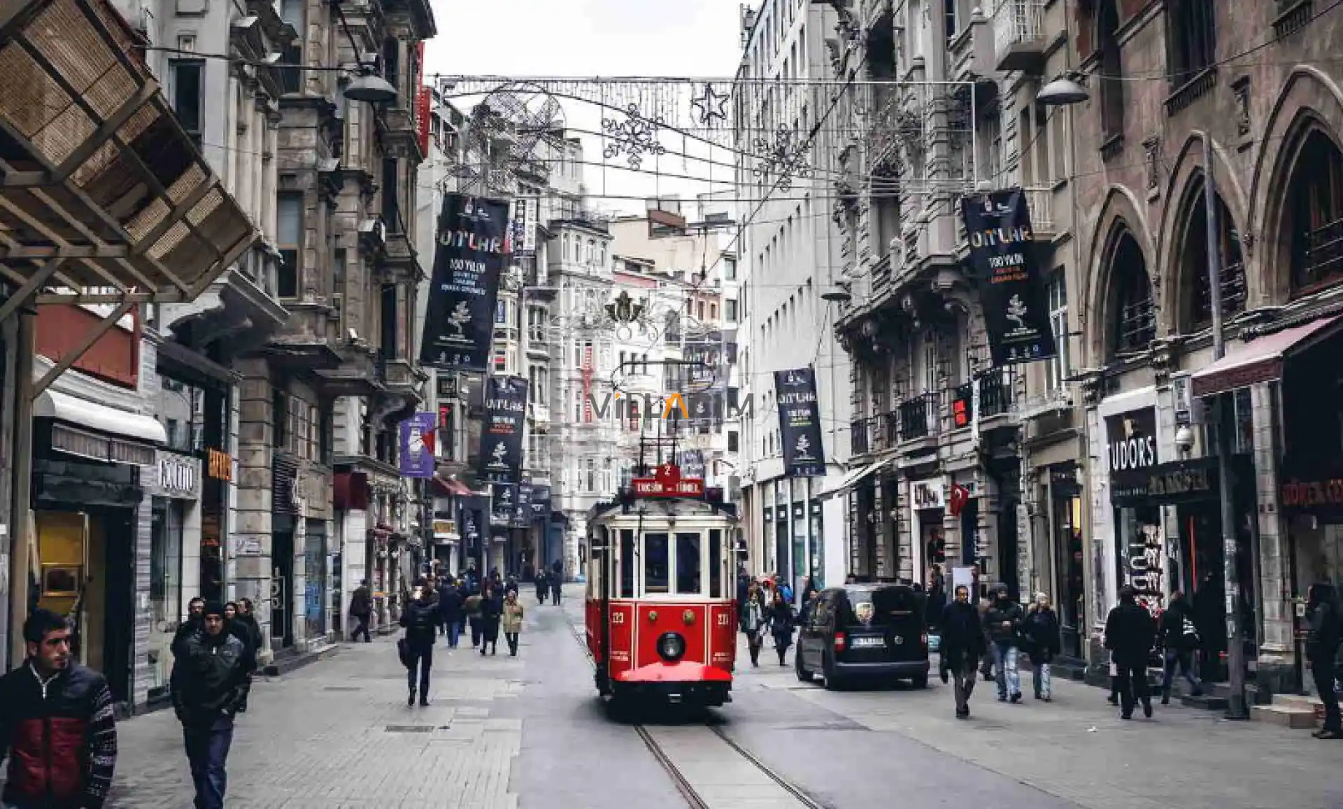 İstiklal Caddesi'nde Unutulmaz Bir İstanbul Yürüyüşü | Villacım